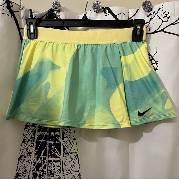 Nike | Bottoms | Nwt Nike Active Skort Golf Tennis Swirl Tie Dye Green ...
